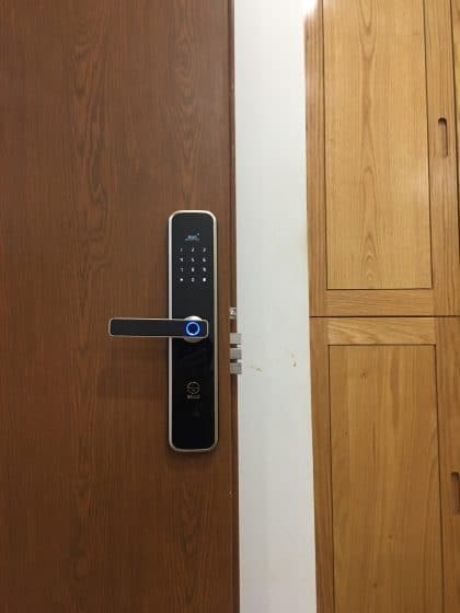 Lắp đặt khóa SELLO B2 Gold tại chung cư New Skyline - Văn Quán